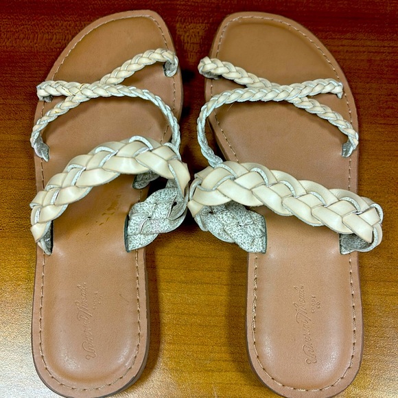 Universal Thread | Shoes | 52 Universal Thread Sandals | Poshmark